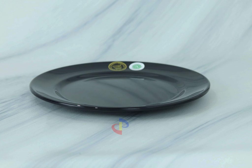 PIRING MAKAN DATAR HITAM 10′ — Dapur Prima